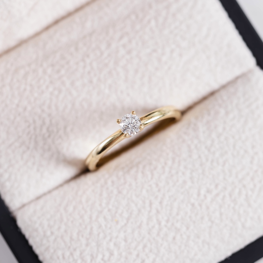 Anillo de Compromiso Solitario - Joyería Diamanti - Diamantes GIA